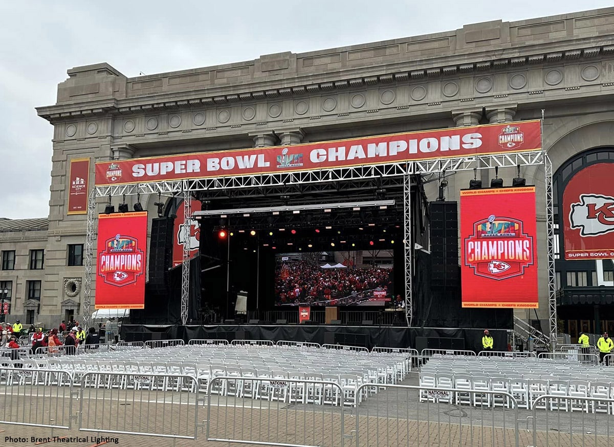 SAM 450 Mobile Stage – Mobile Stage USA | Live Event Solutions